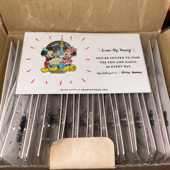 Disney | Accessories | 25 Disney Mickey Minnie Mouse Grow Up Young Pins ...